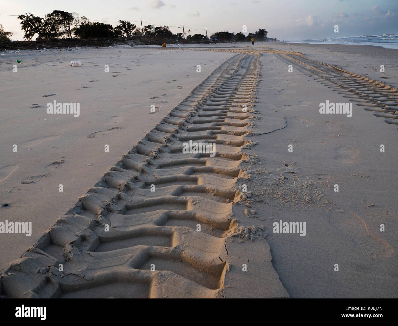 Track on the beach hi-res stock photography and images - Alamy