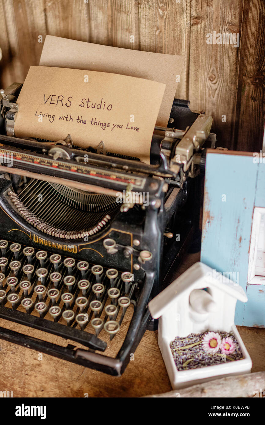 Typewriter images hi-res stock photography and images - Alamy