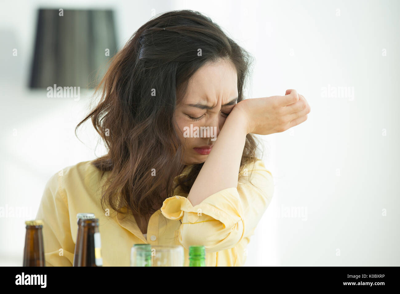 Woman weeping hi-res stock photography and images - Alamy