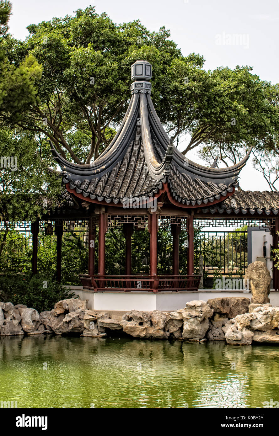 Chinese gazebo hi-res stock photography and images - Alamy