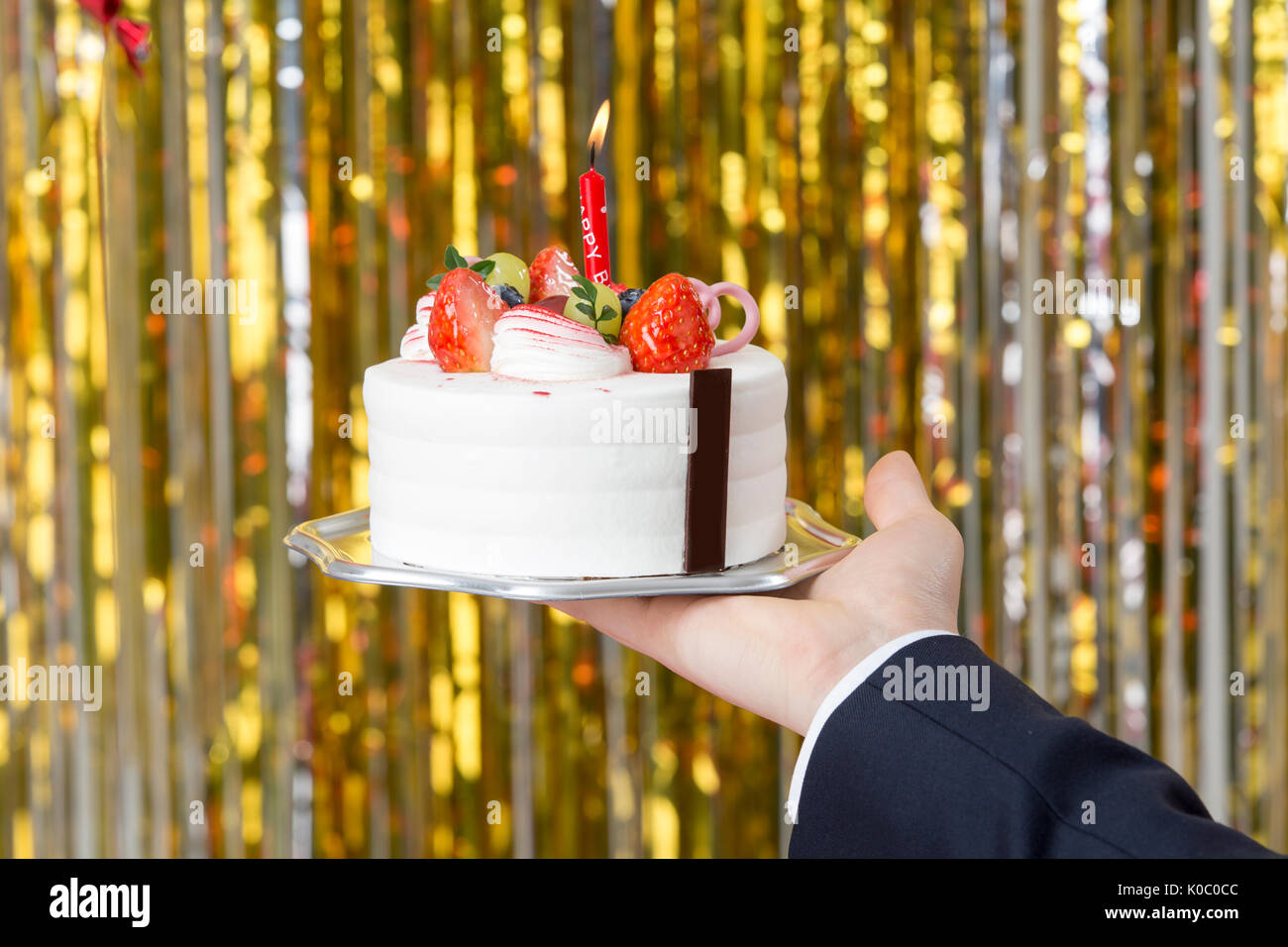 Lifting out cake hi-res stock photography and images - Alamy
