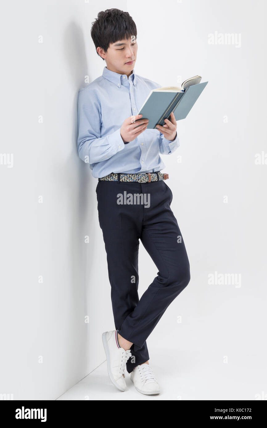 Book standing leaning hi-res stock photography and images - Alamy