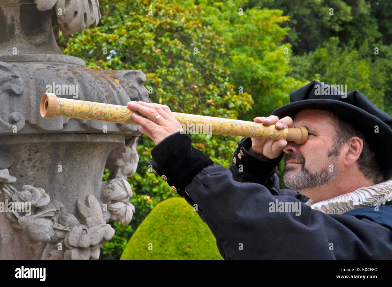 Refraction telescope hi-res stock photography and images - Alamy