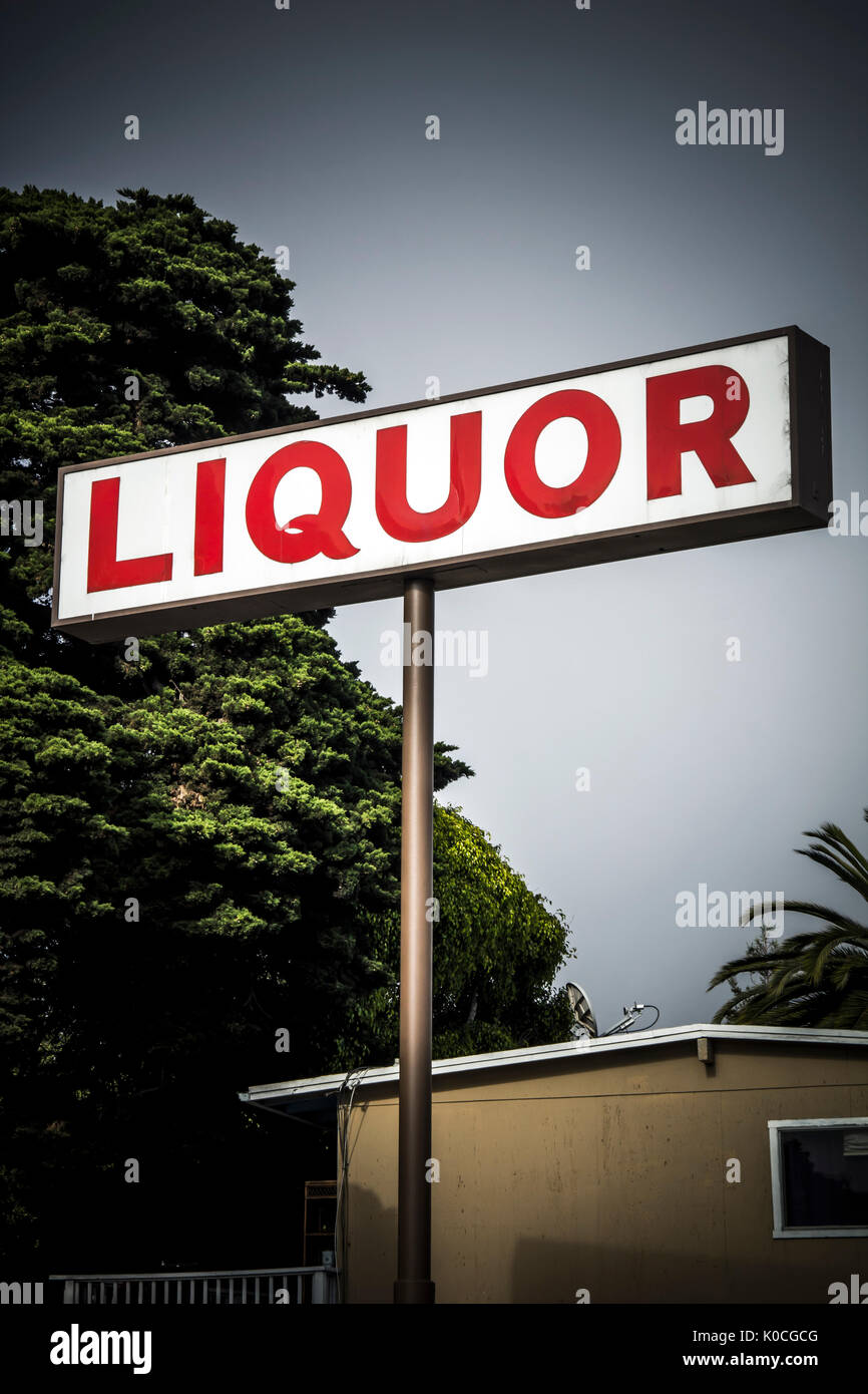 Liquor store signage hi-res stock photography and images - Alamy