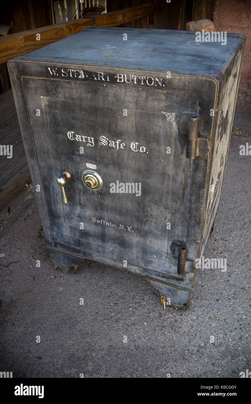 Vintage Safe Deposit Box Stock Photos & Vintage Safe Deposit Box Stock ...