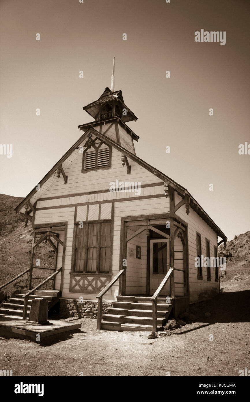 Old fashioned schoolhouse hi-res stock photography and images - Alamy