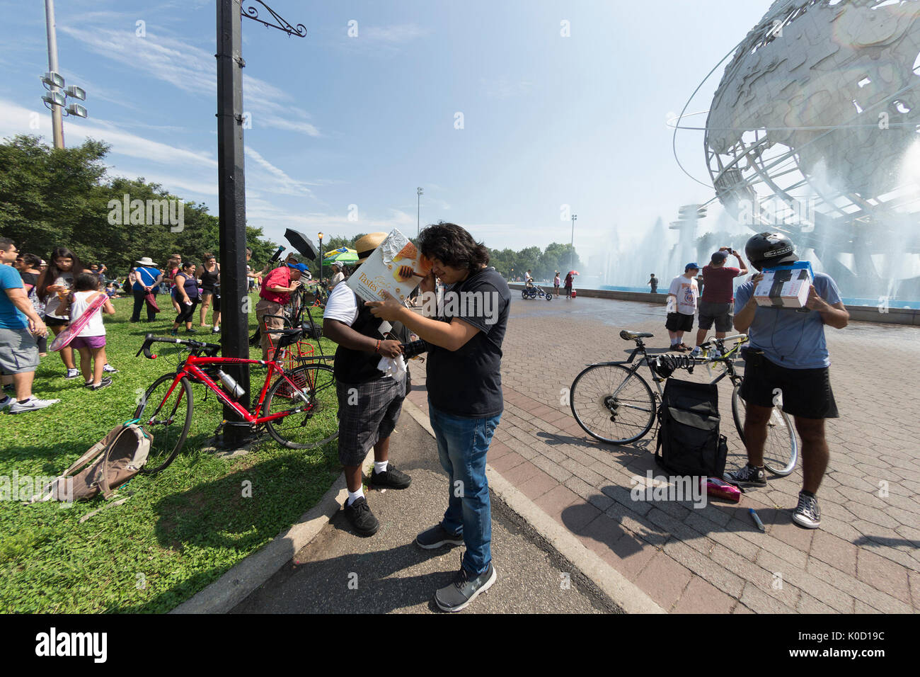 Pinhole camera eclipse hi-res stock photography and images - Alamy