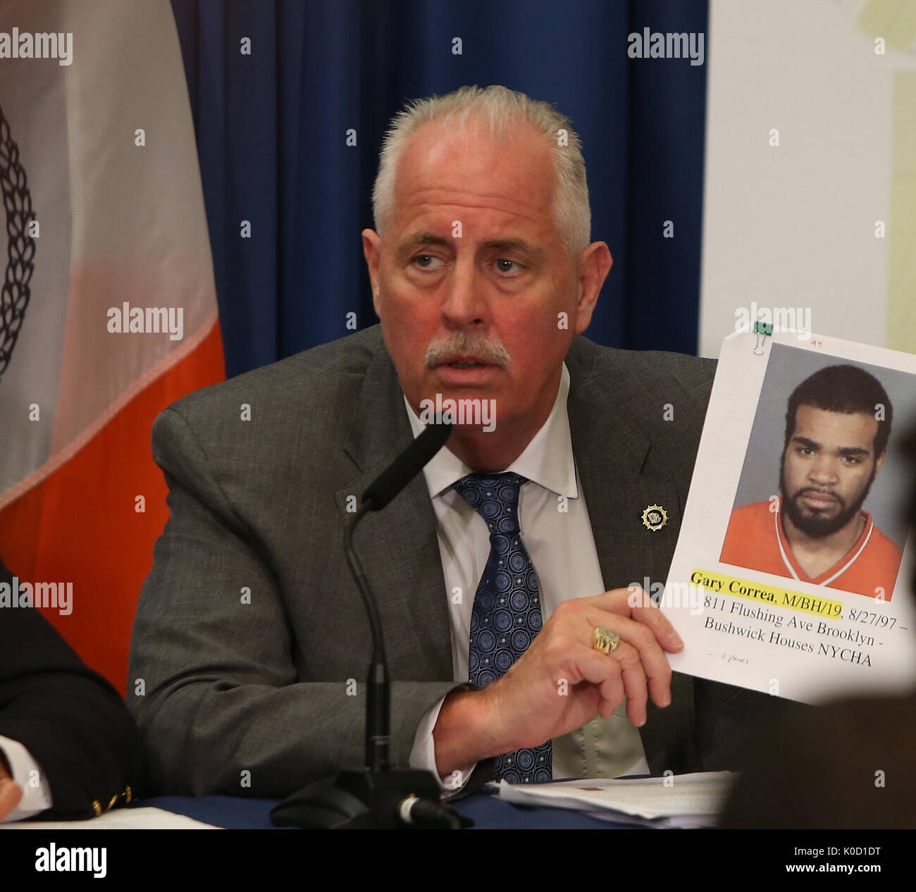 Metal detectives hi-res stock photography and images - Alamy