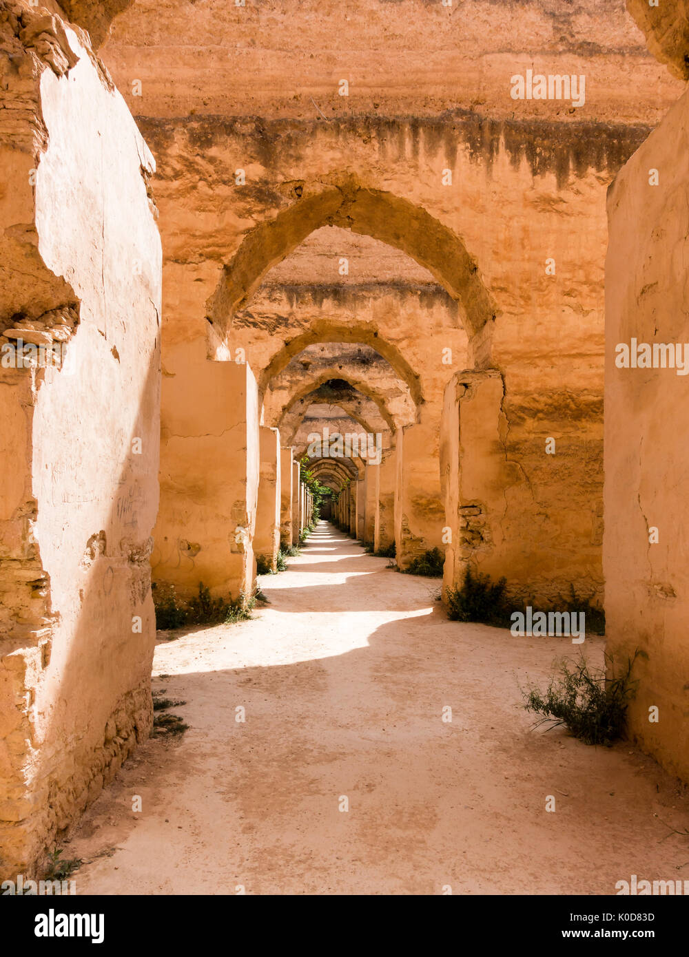 Old granary barn ruins hi-res stock photography and images - Alamy