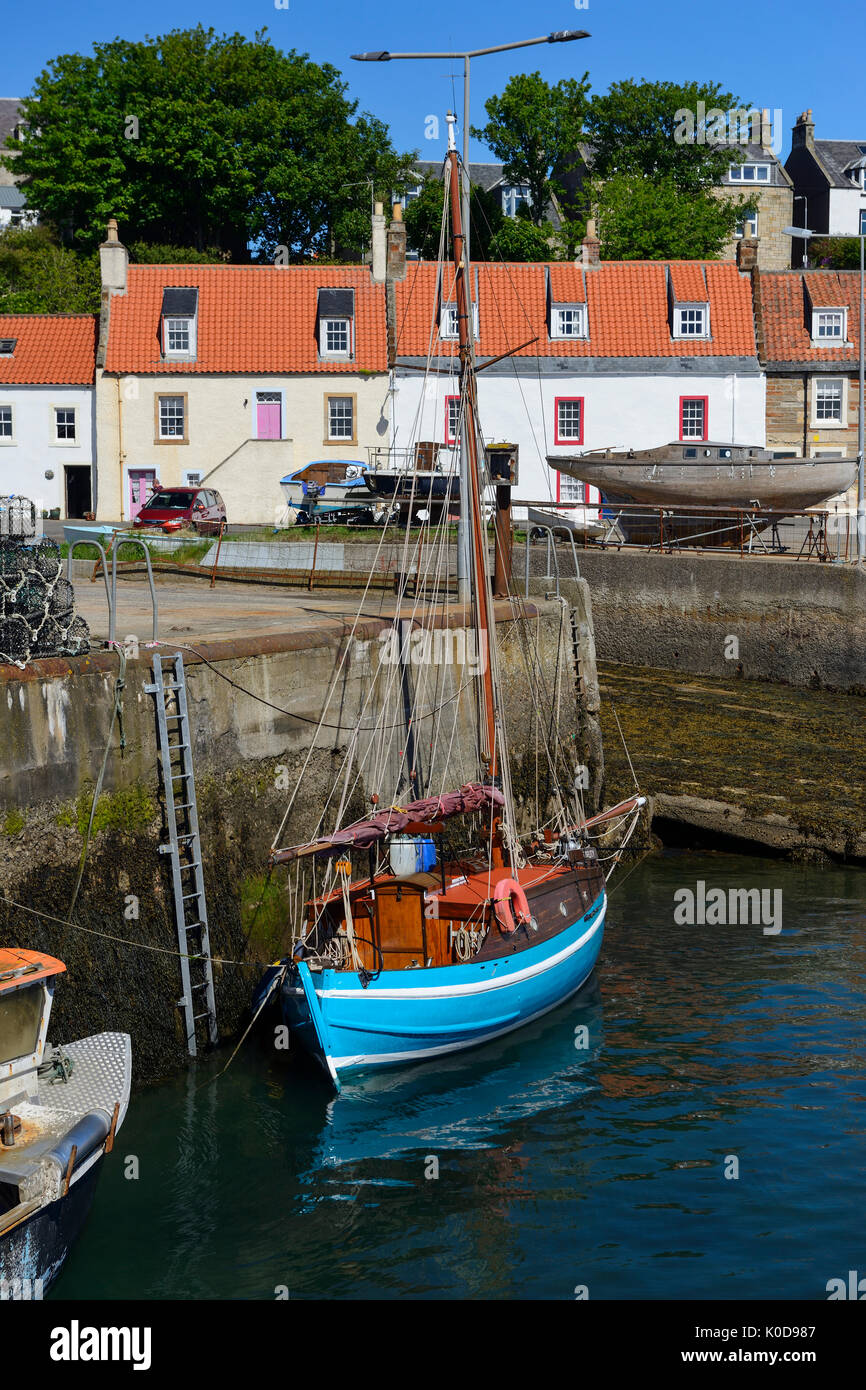 St monans harbour and seafront hi-res stock photography and images - Alamy