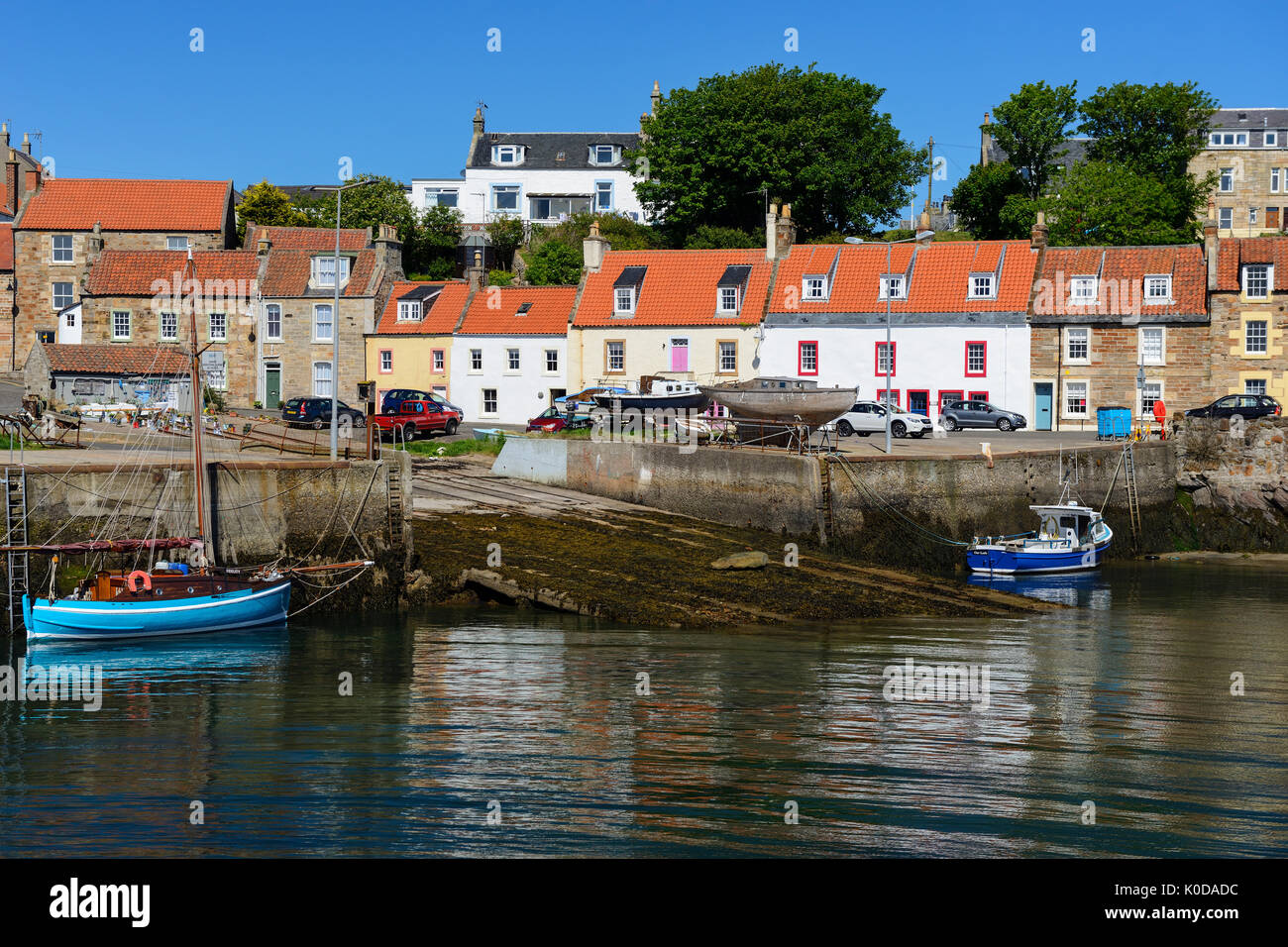 St monans harbour and seafront hi-res stock photography and images - Alamy