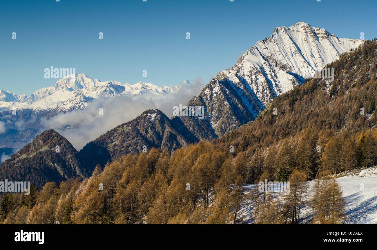 Different ridges in front of me hi-res stock photography and images - Alamy