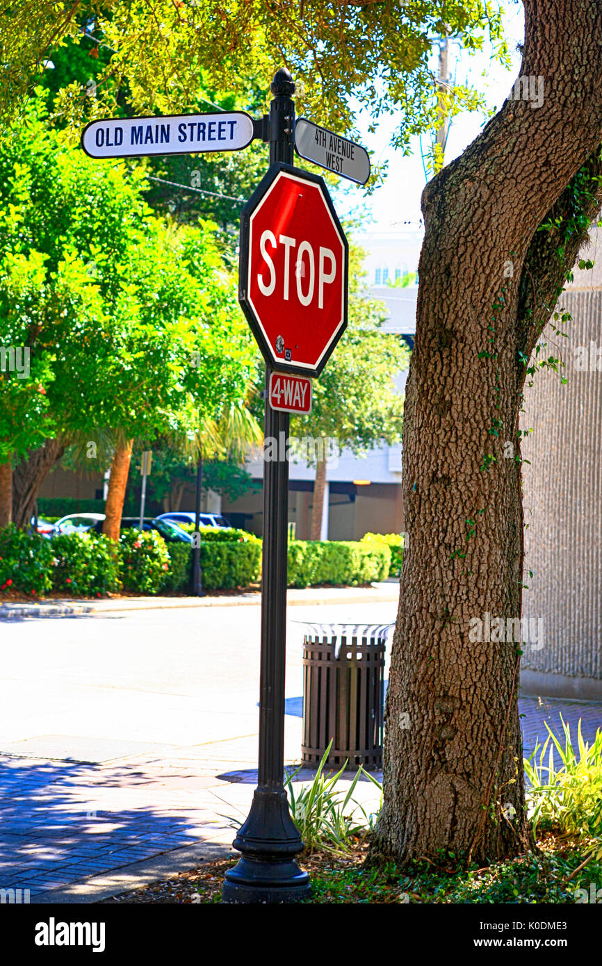 4 way stop sign hi-res stock photography and images - Alamy