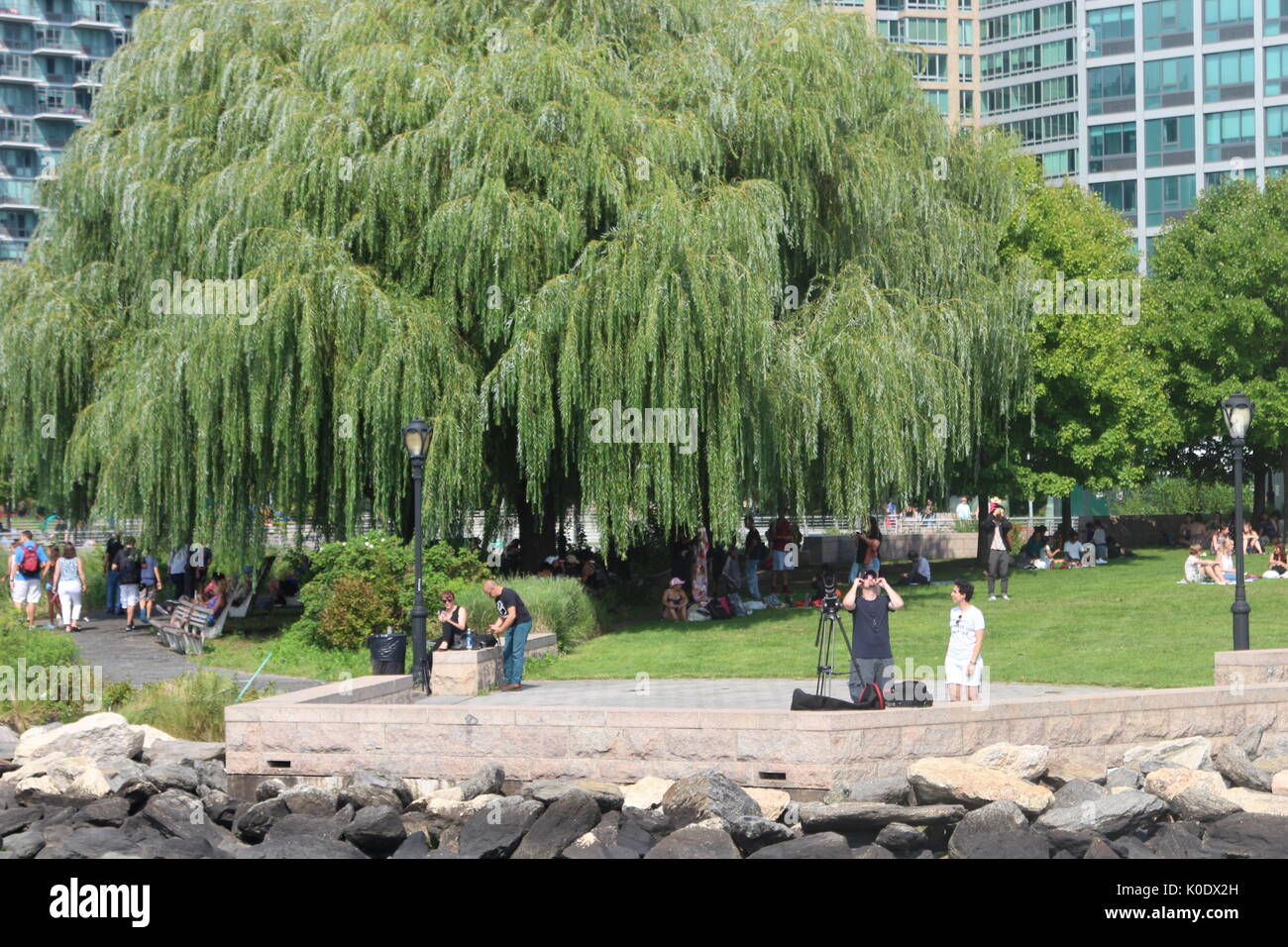 People waiting for solar eclipse in Gantry plaza state park LIC /NY ...
