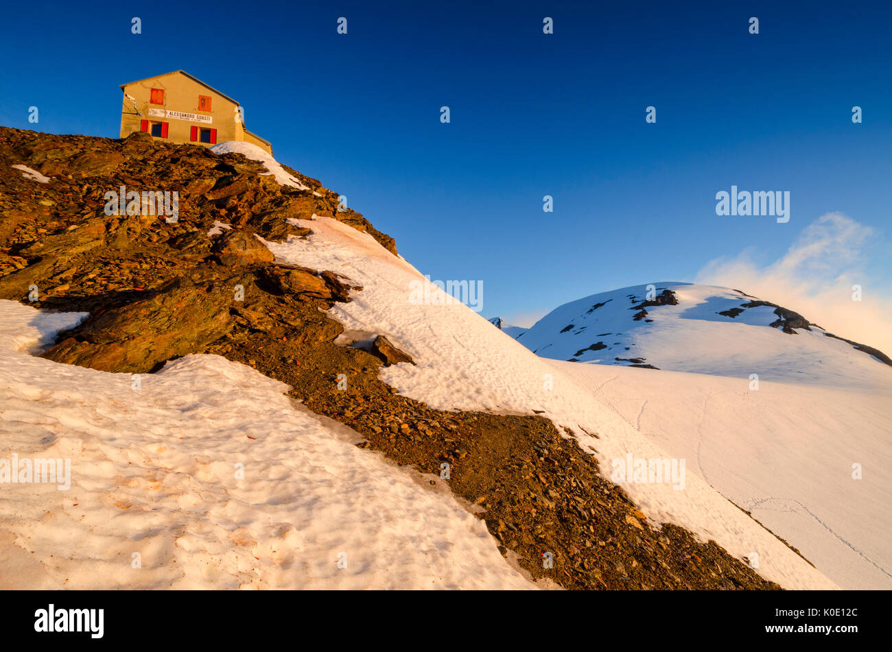 Guasti Refuge and Suldenzpitze (Valtellina, Lombardy, Italian Alps ...