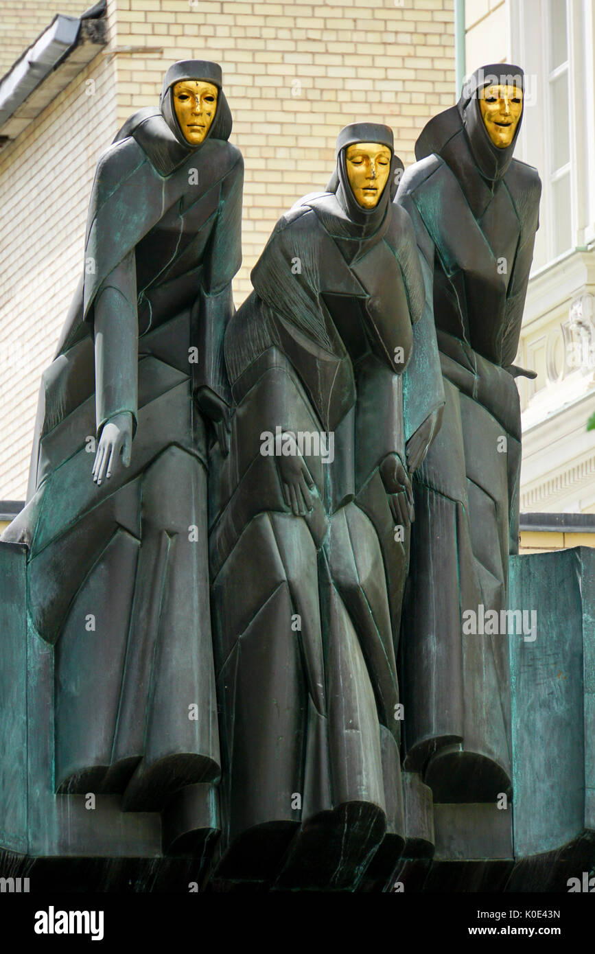 Three Muses sculpture atop Lithuanian National Drama Theater, Vilnius ...