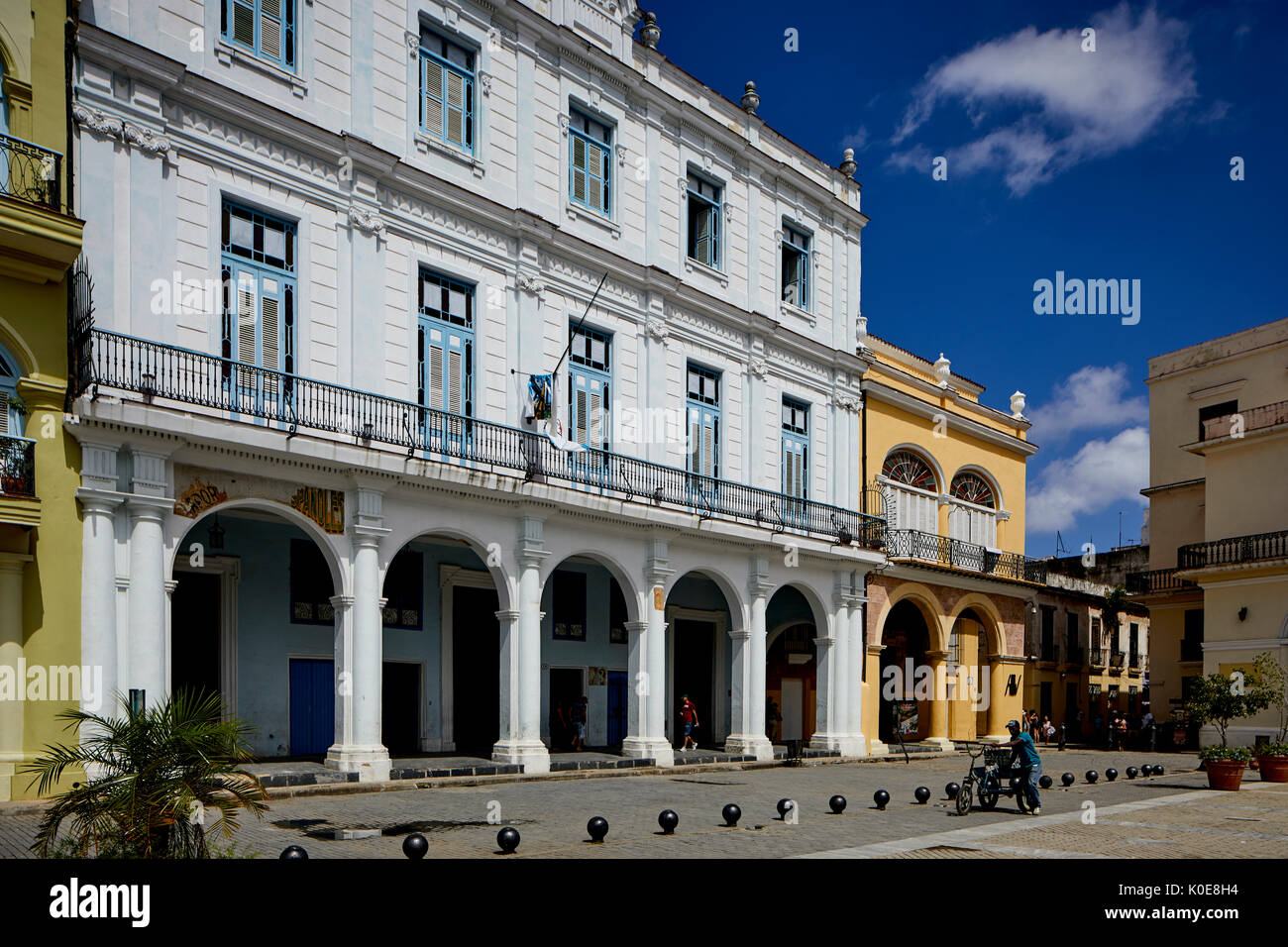 Capital Havana in Cuba, Cuban tourist landmark colourful Old Square in ...