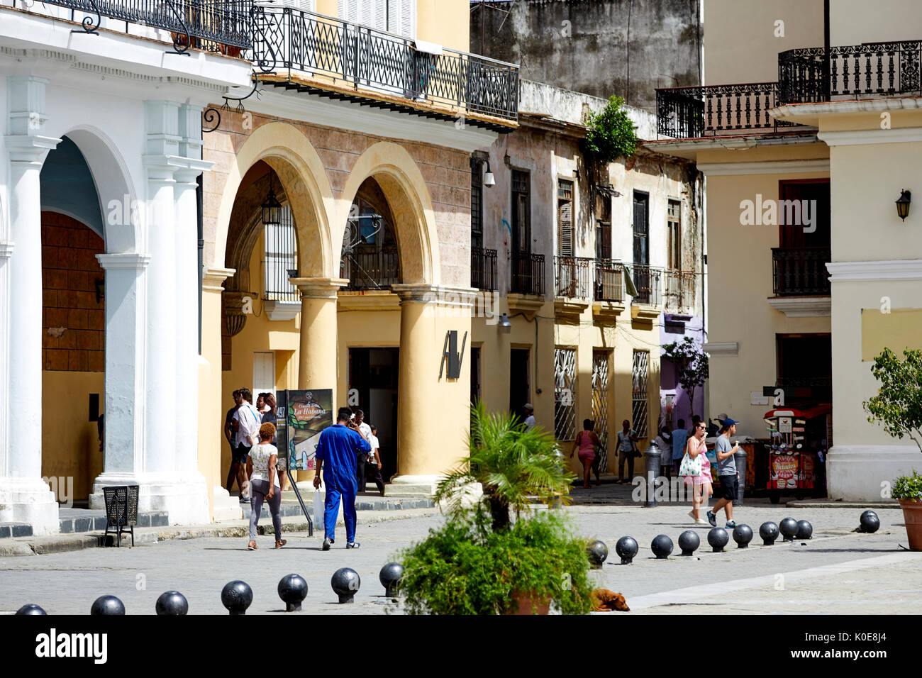 Capital Havana in Cuba, Cuban tourist landmark colourful Old Square in ...