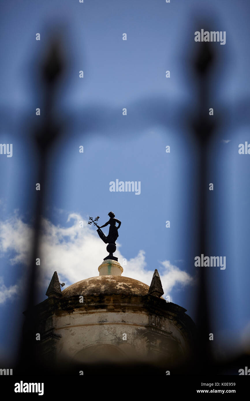 Bronze statue havana cuba hi-res stock photography and images - Alamy