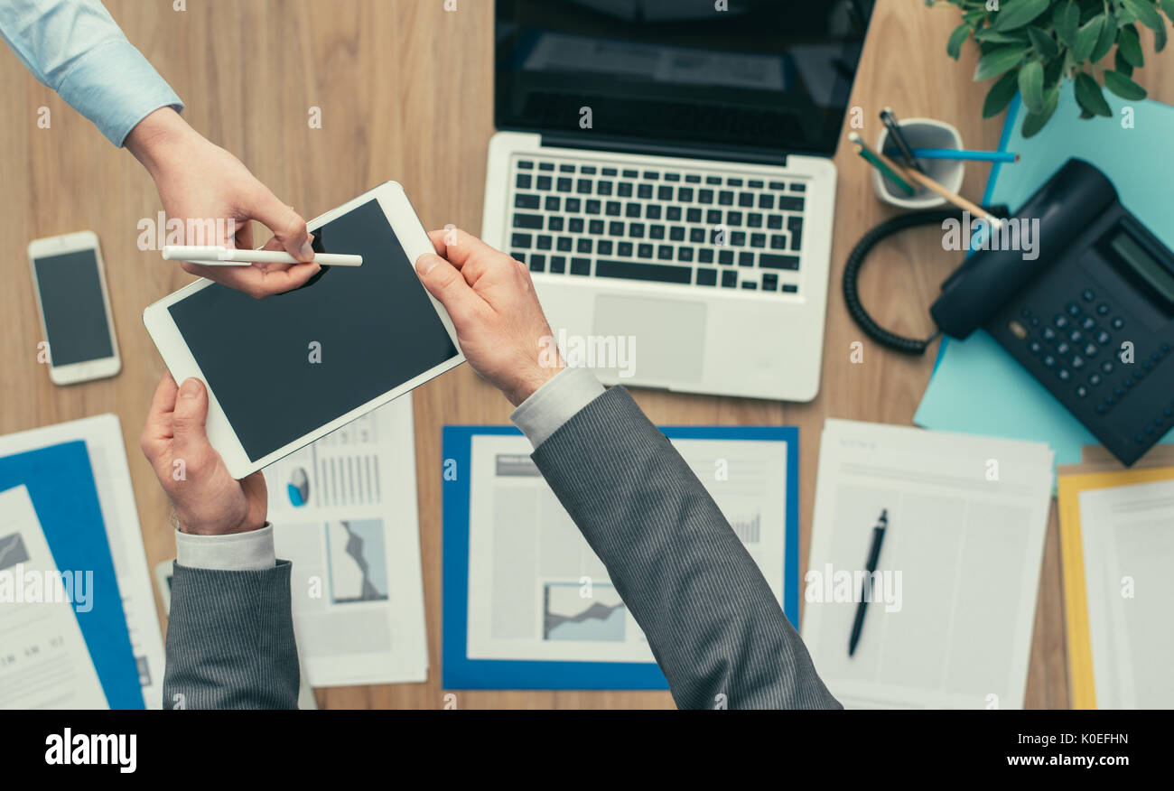 Signing forms hi-res stock photography and images - Alamy