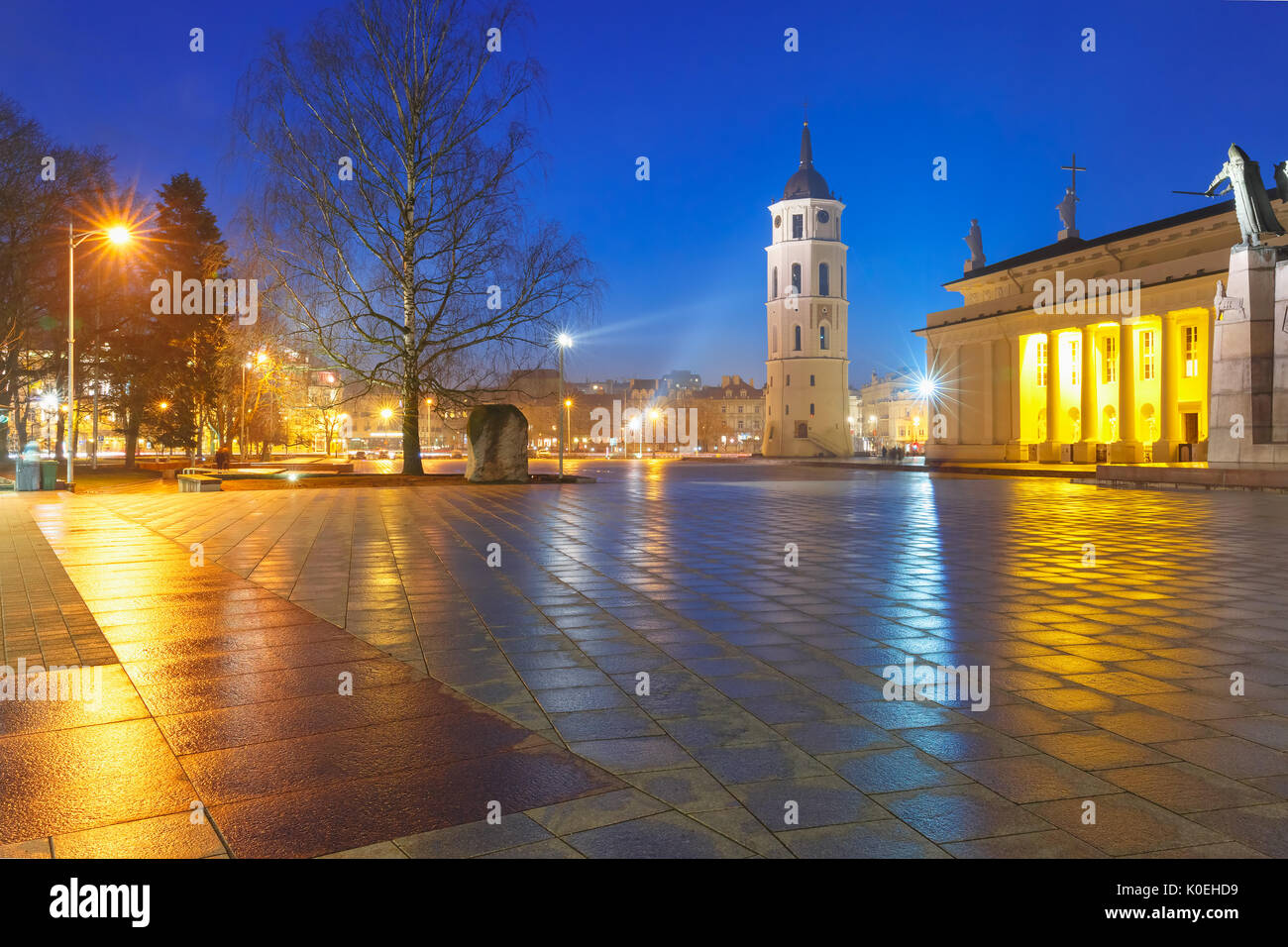 Vilnius old town cathedral square hi-res stock photography and images ...
