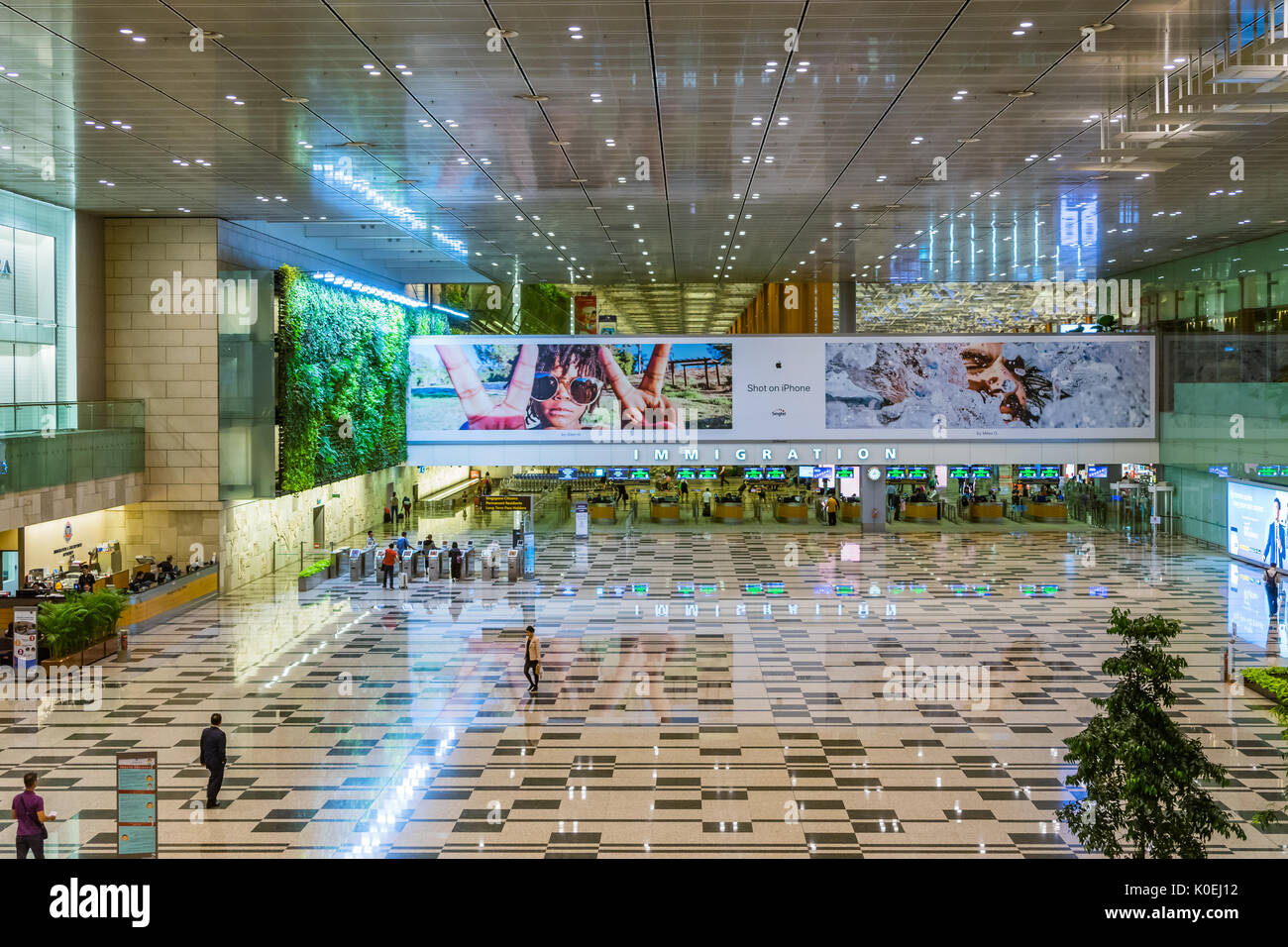 Singapore changi airport arrival immigration hi-res stock photography ...