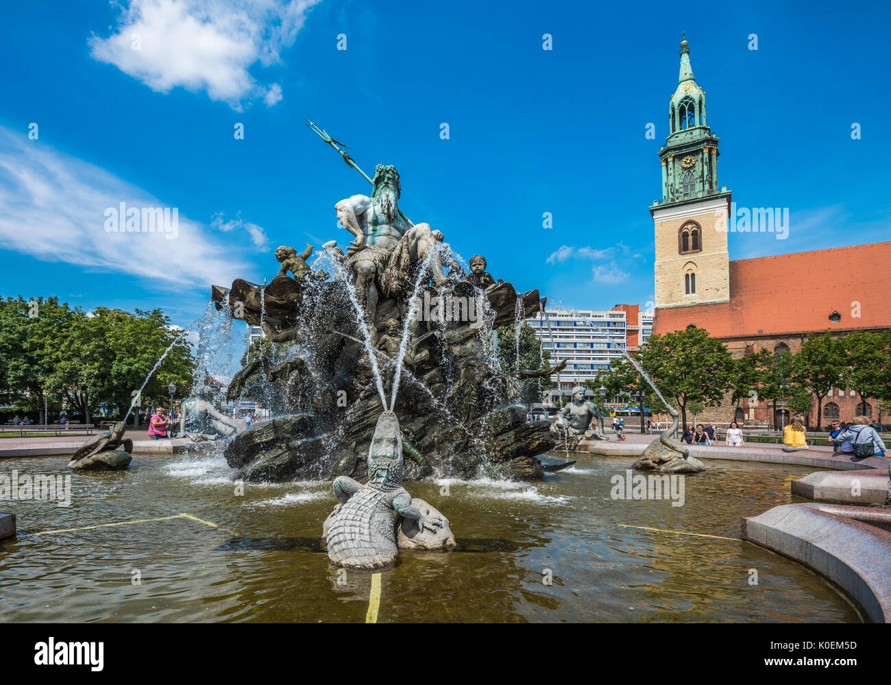 Statue of the neptunbrunnen hi-res stock photography and images - Alamy
