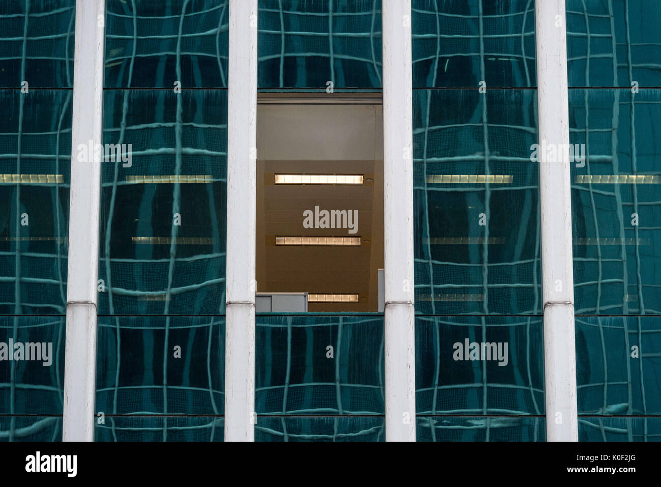 Hang seng bank headquarters building hi-res stock photography and ...