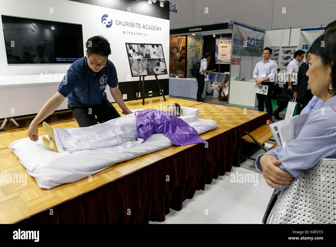 Dead bodies preparation hi-res stock photography and images - Alamy