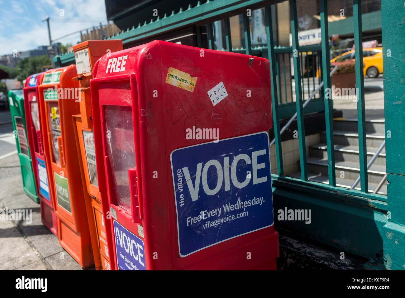 Newspaper vending boxes hi-res stock photography and images - Alamy