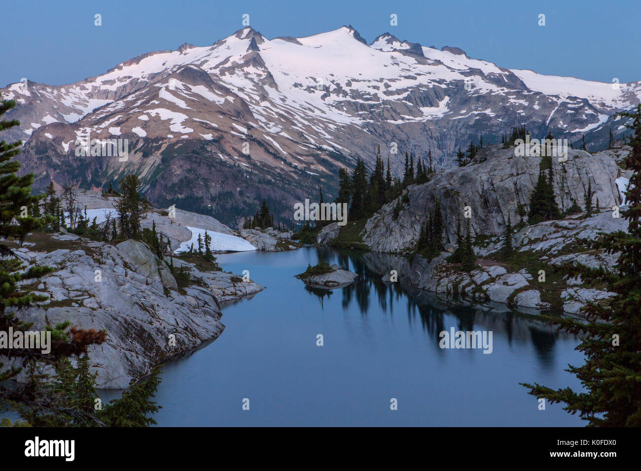 Mount Daniel above Robin Lake before sunrise, Alpine Lakes Wilderness ...