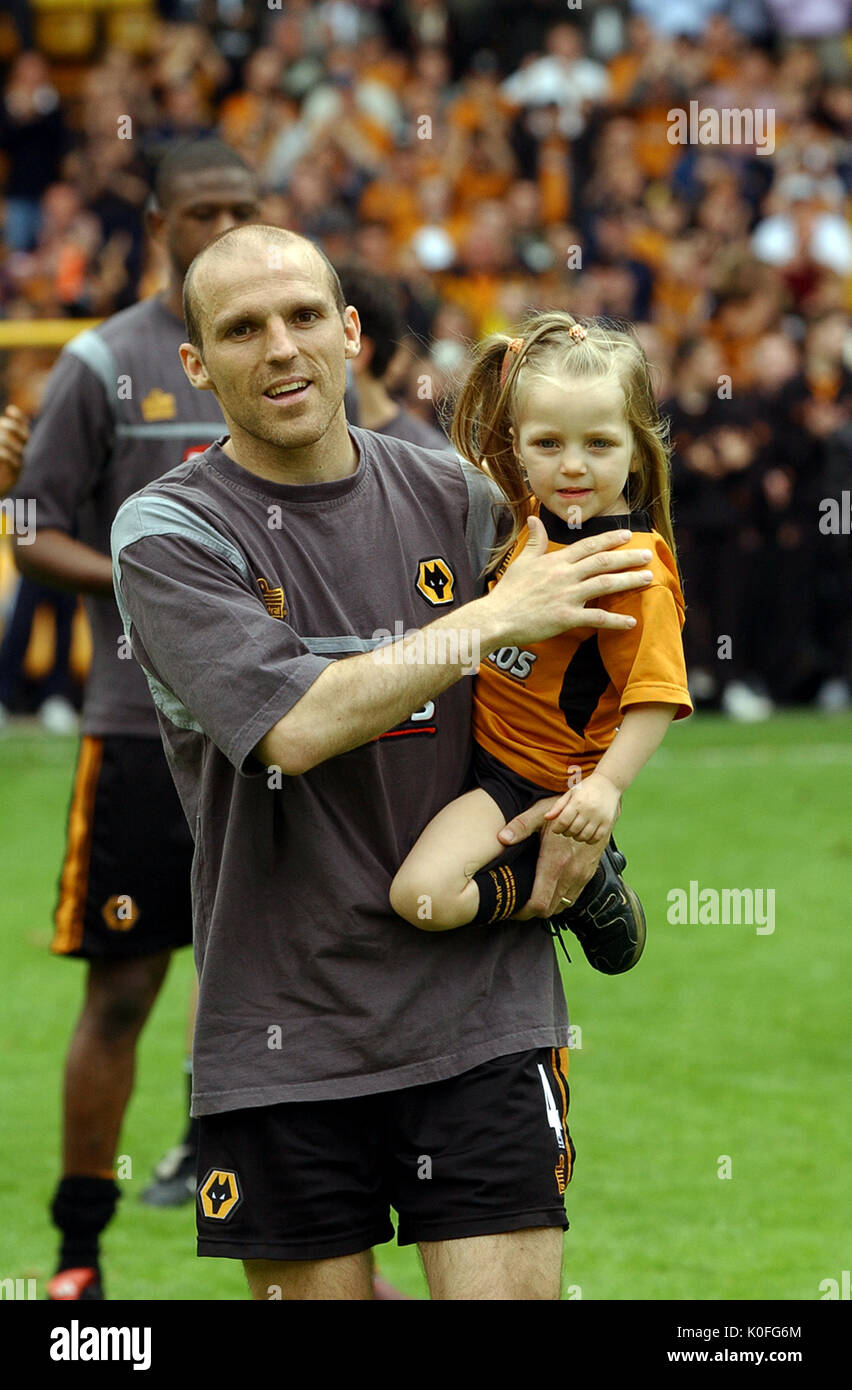 Footballer Alex Rae with his daughter Alexandria in 2004 Stock Photo ...