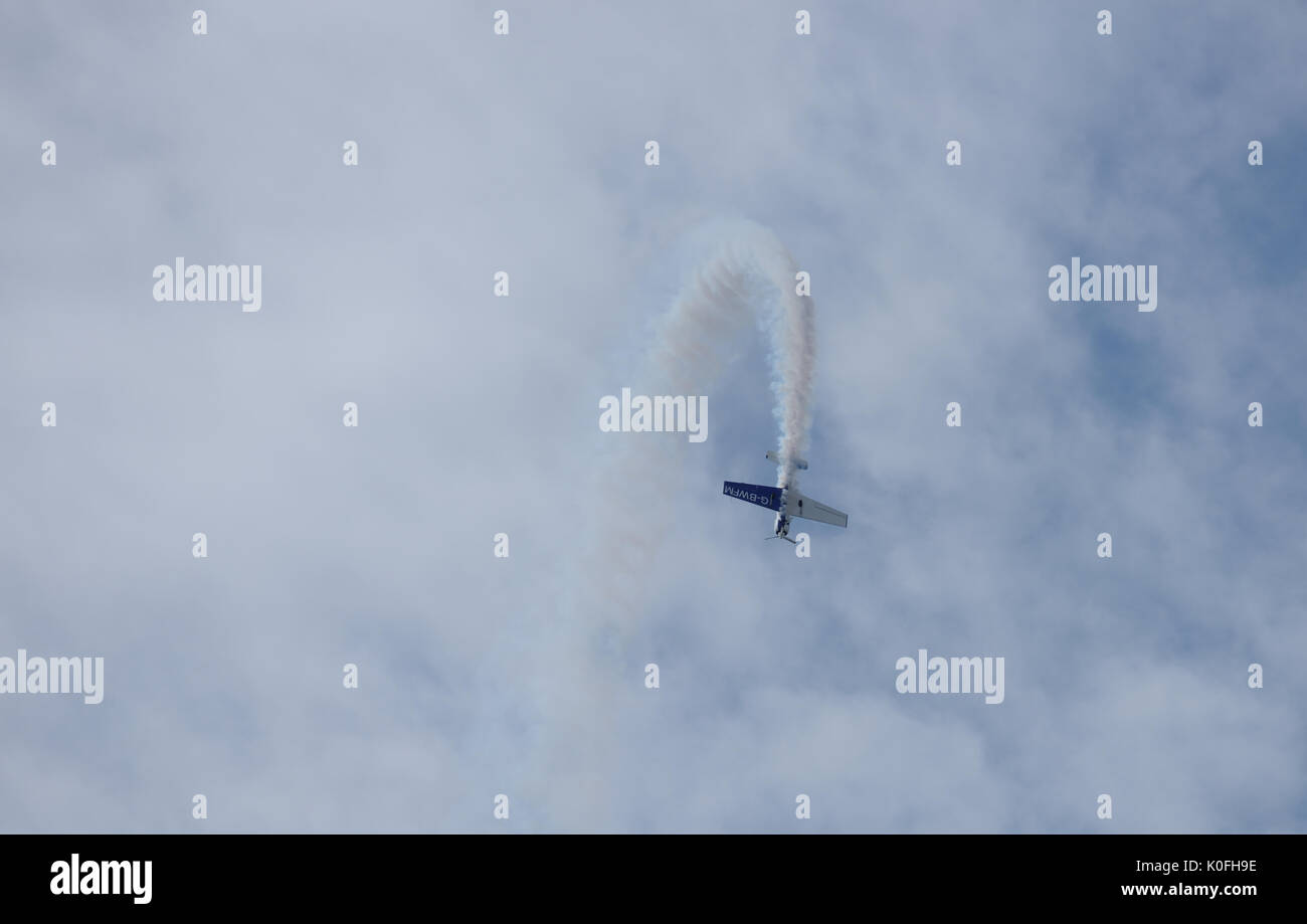 Plane Loop Stunt High Resolution Stock Photography and Images - Alamy