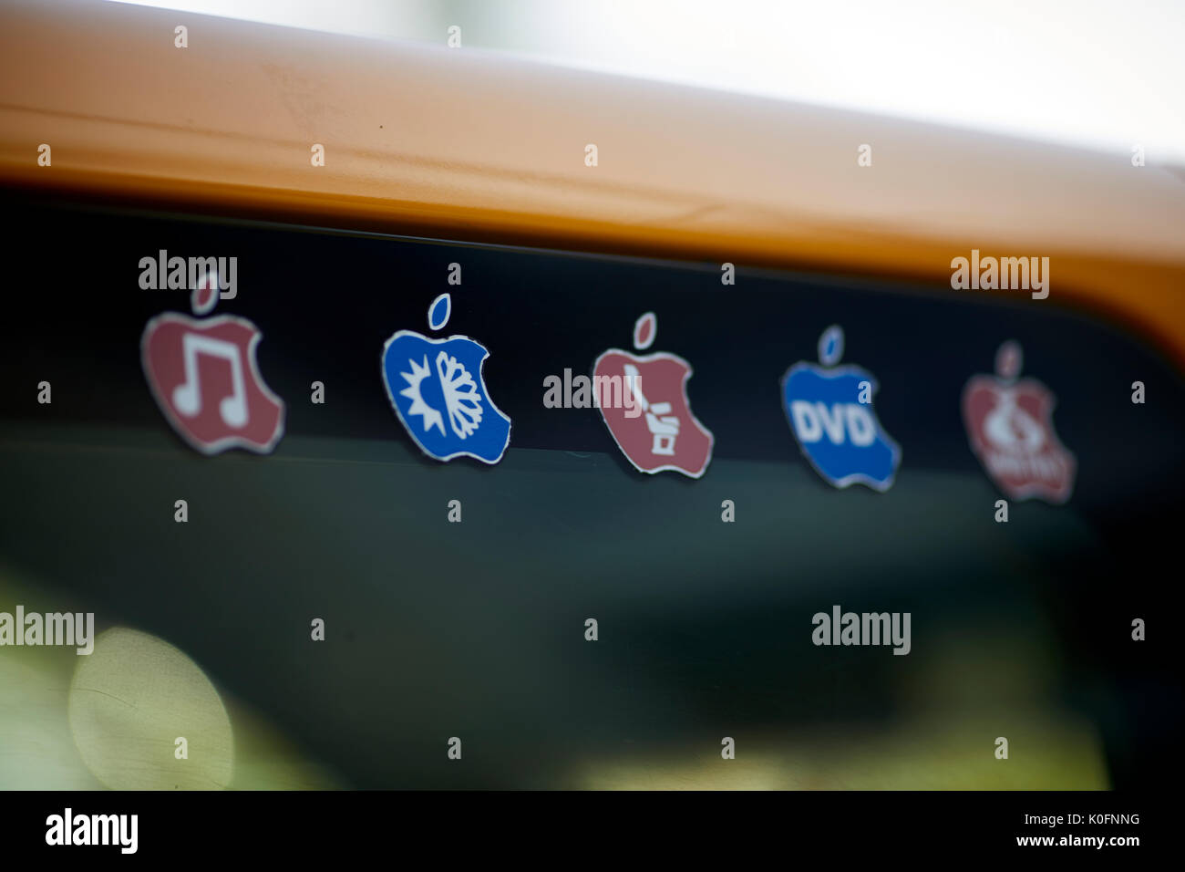 Logos apple hi-res stock photography and images - Alamy