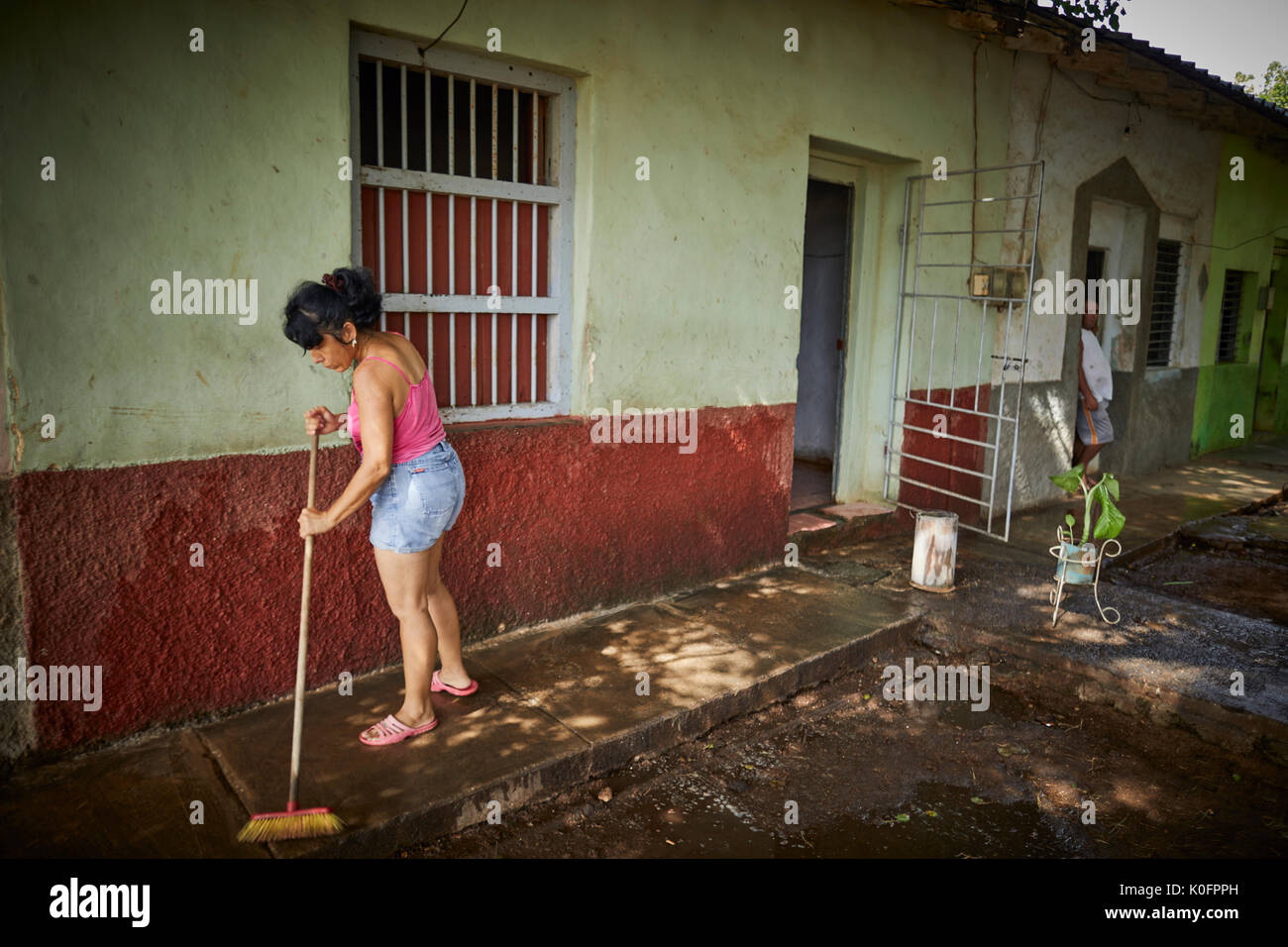 Sweeping and girl hi-res stock photography and images - Alamy