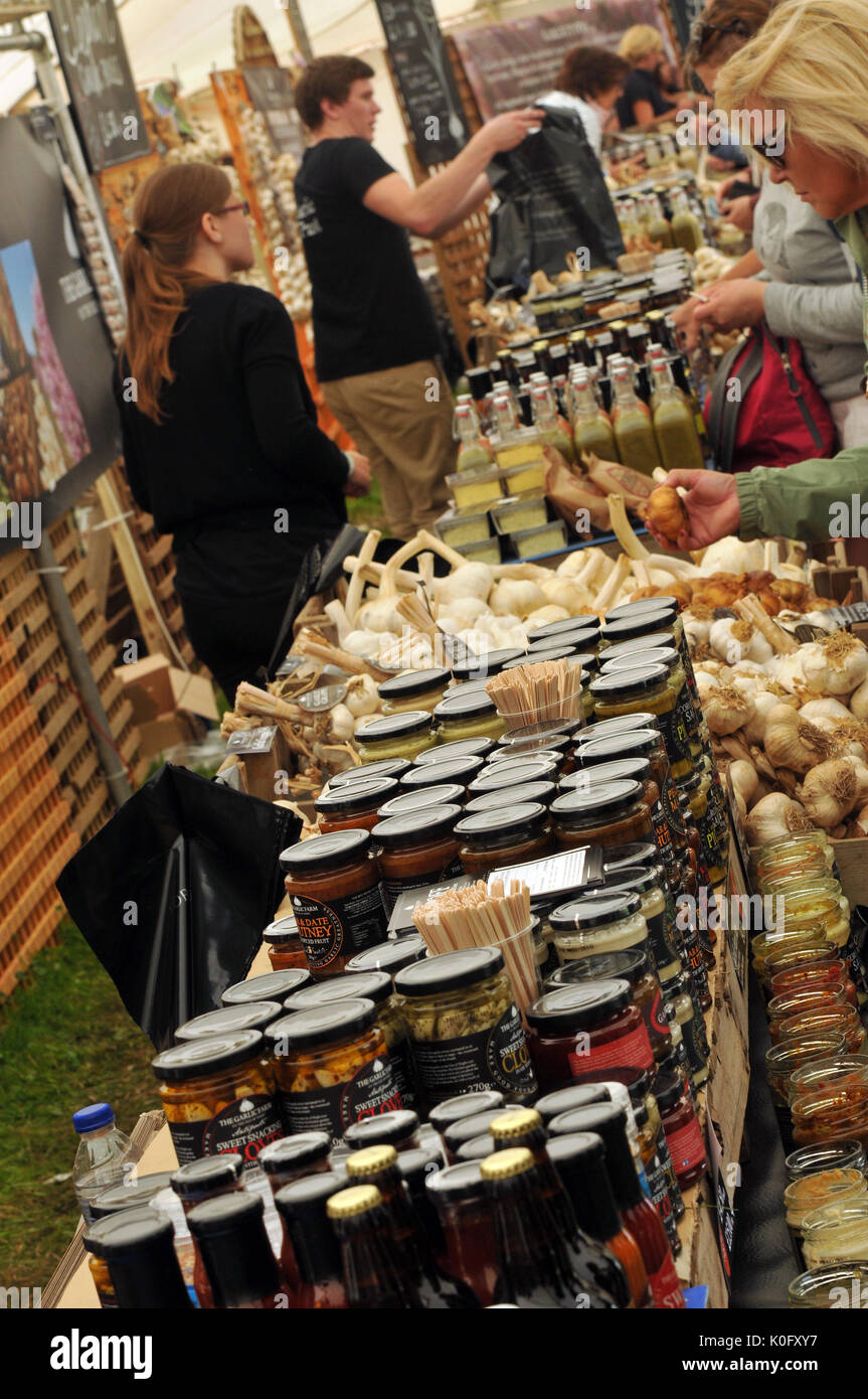 Isle of wight garlic farming hi-res stock photography and images - Alamy