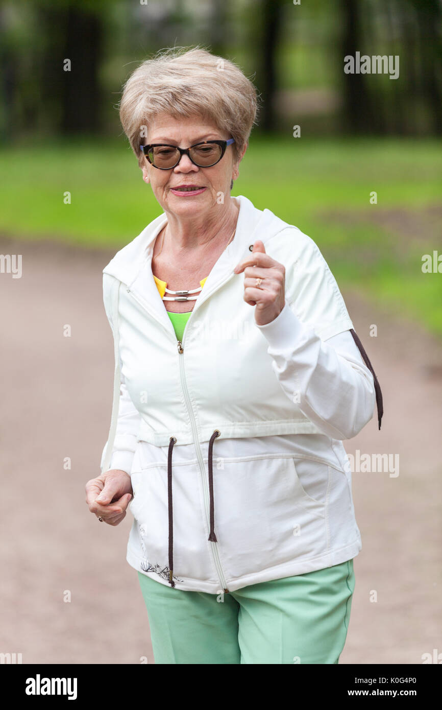 Sporty elder hi-res stock photography and images - Alamy