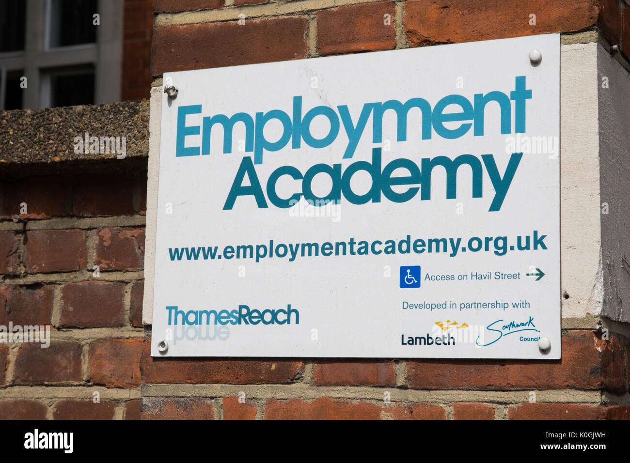 Thames reach homelessness hi-res stock photography and images - Alamy