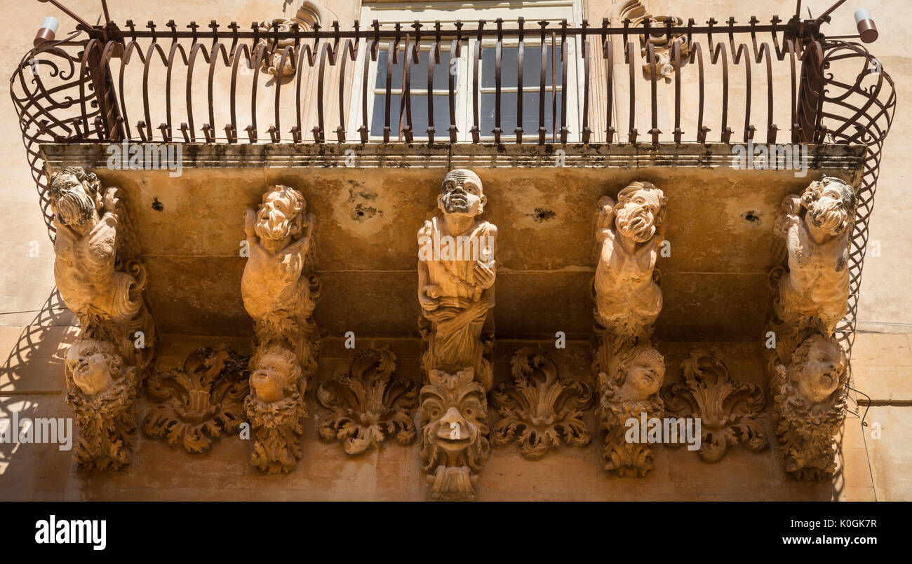 Baroque architecture balcony hi-res stock photography and images - Alamy