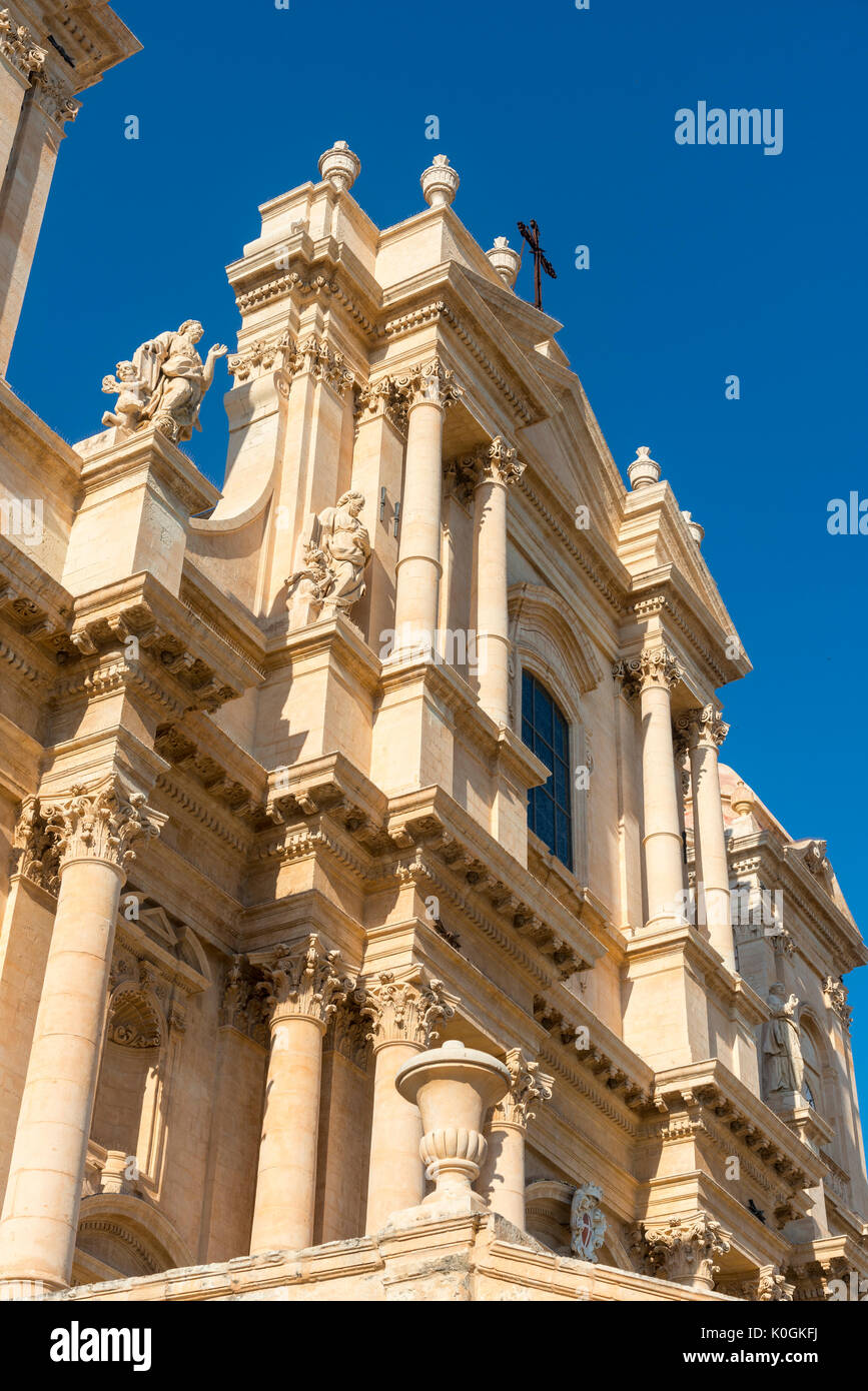 Baroque monuments hi-res stock photography and images - Alamy