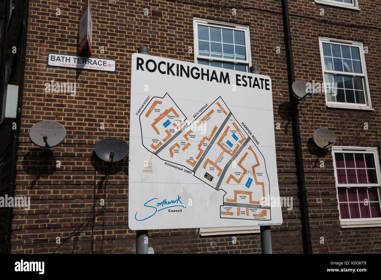 Southwark council sign hi-res stock photography and images - Alamy