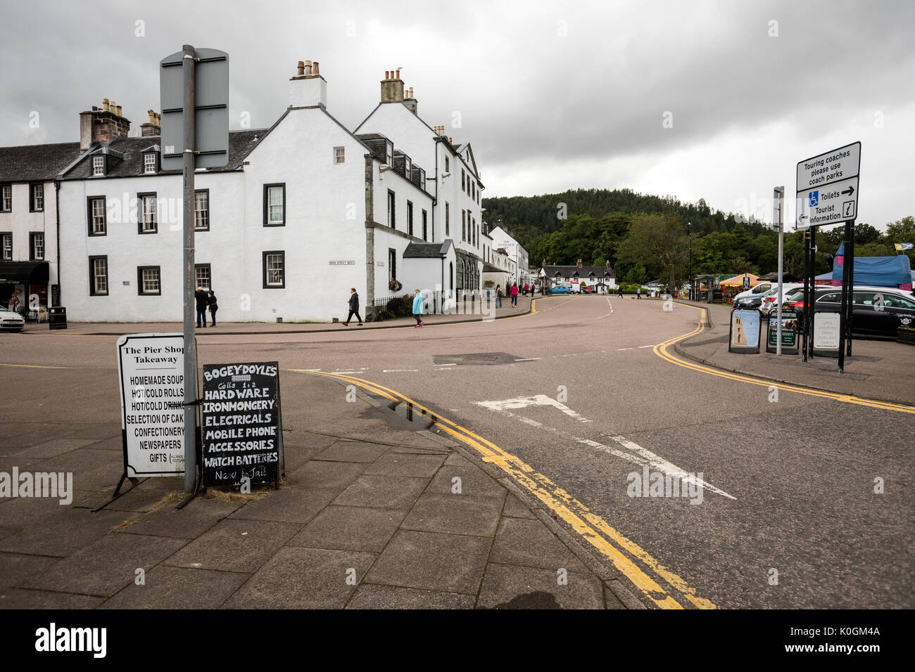 Front street inveraray hi-res stock photography and images - Alamy