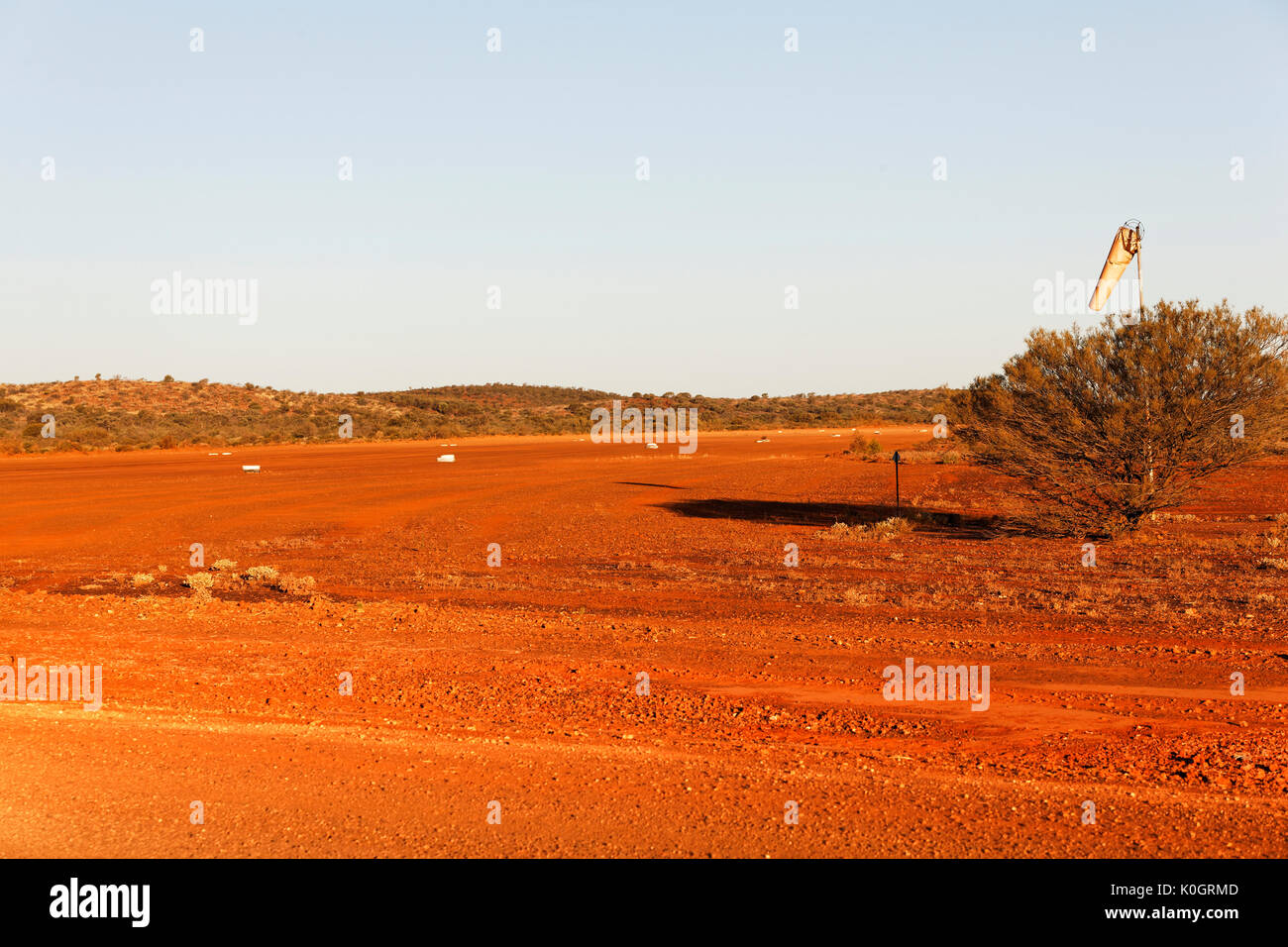 Aircraft landing outback australia hi-res stock photography and images ...