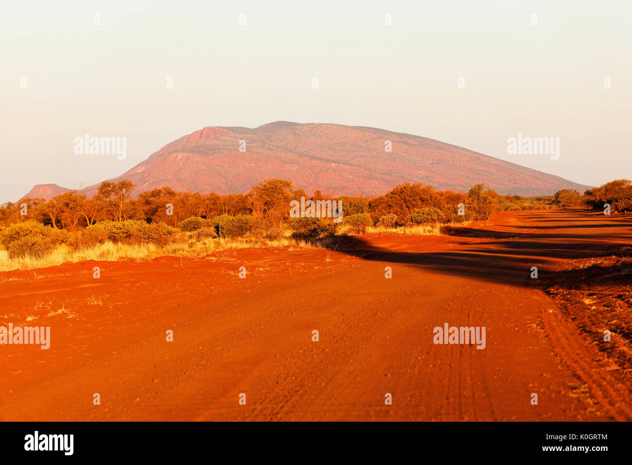 Mount Augustus, earth's largest rock, (Burringurrah), National Park ...