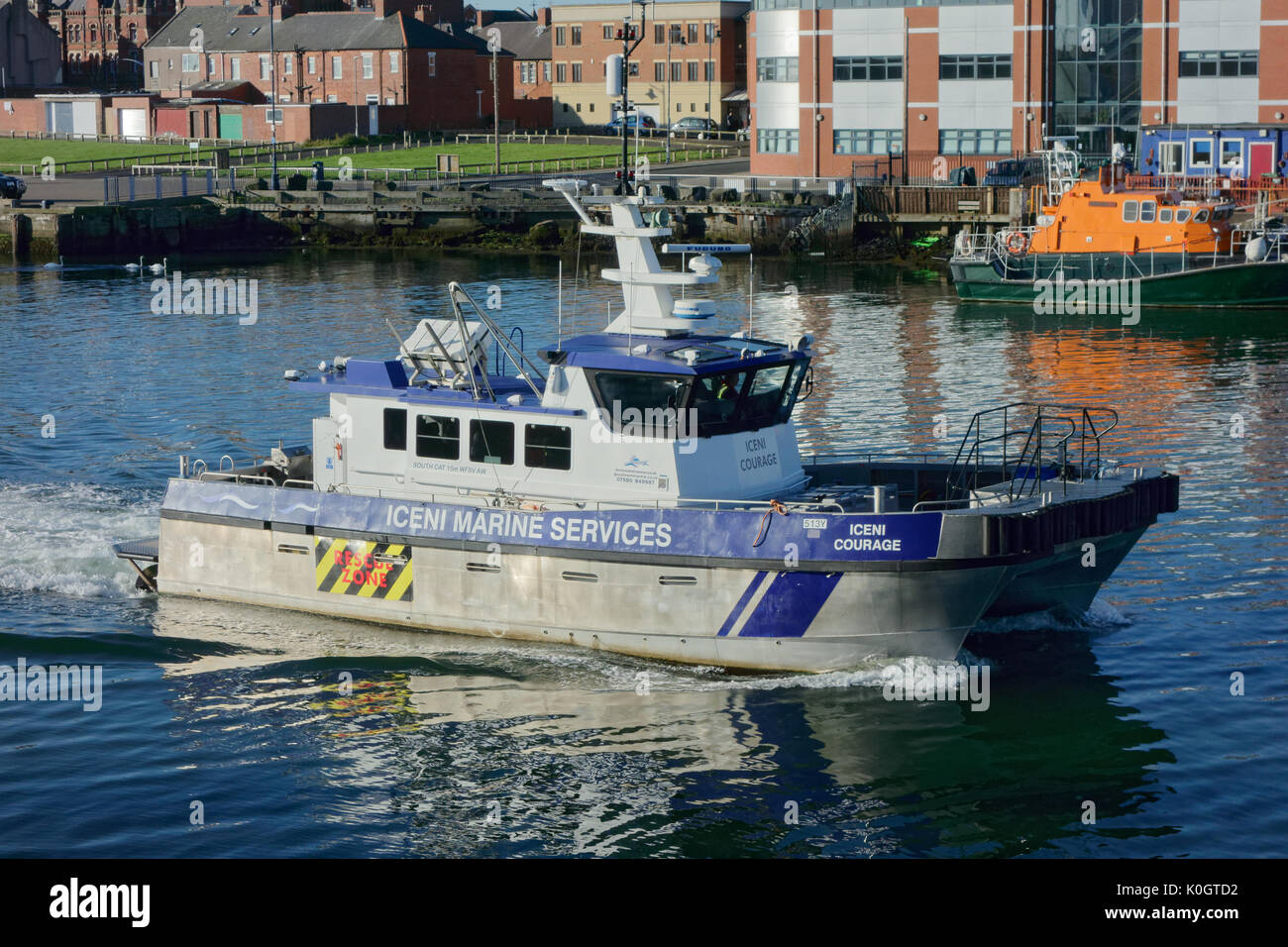 Crew transfer boats hi-res stock photography and images - Alamy