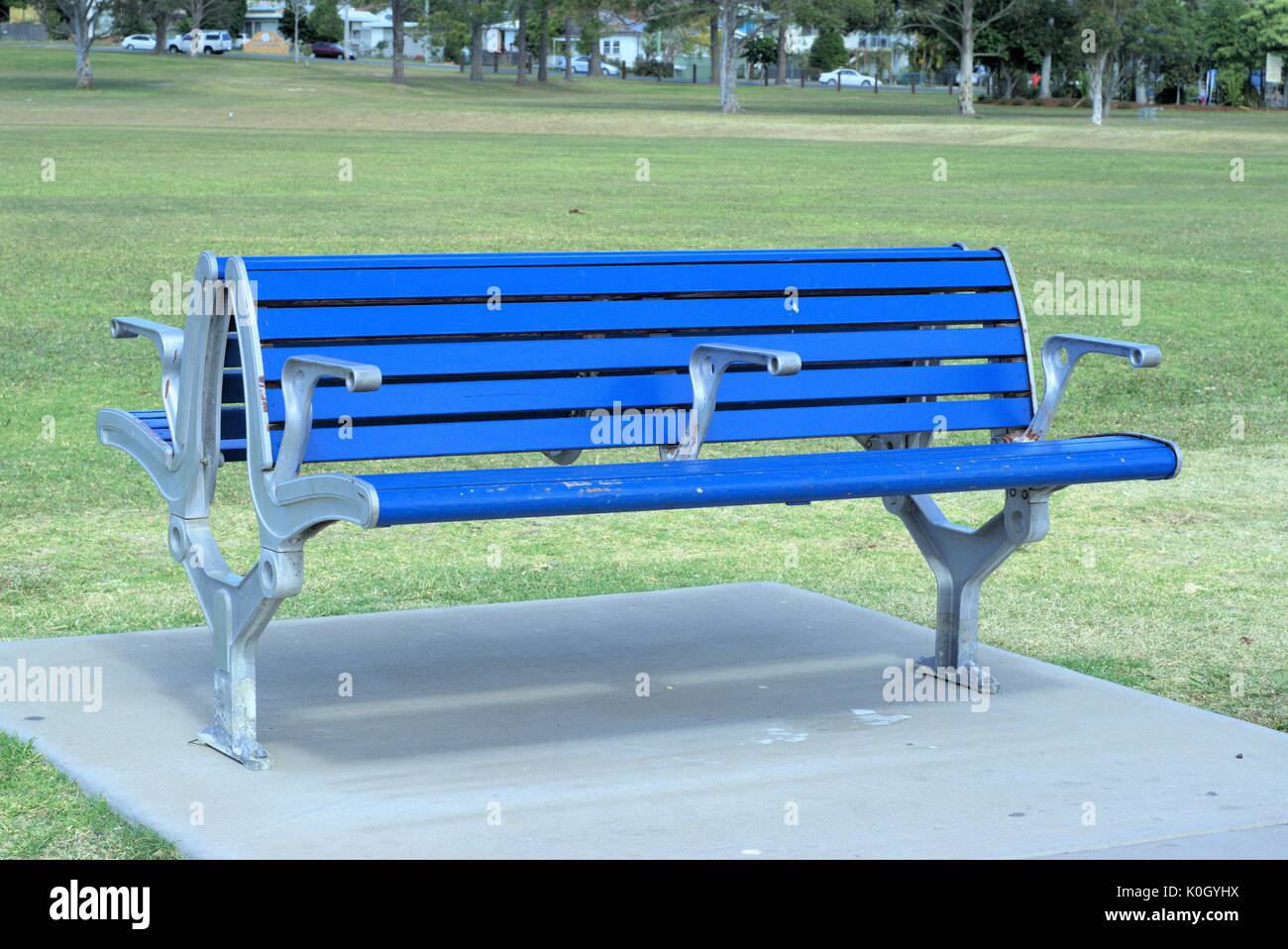 Blue bench hi-res stock photography and images - Alamy