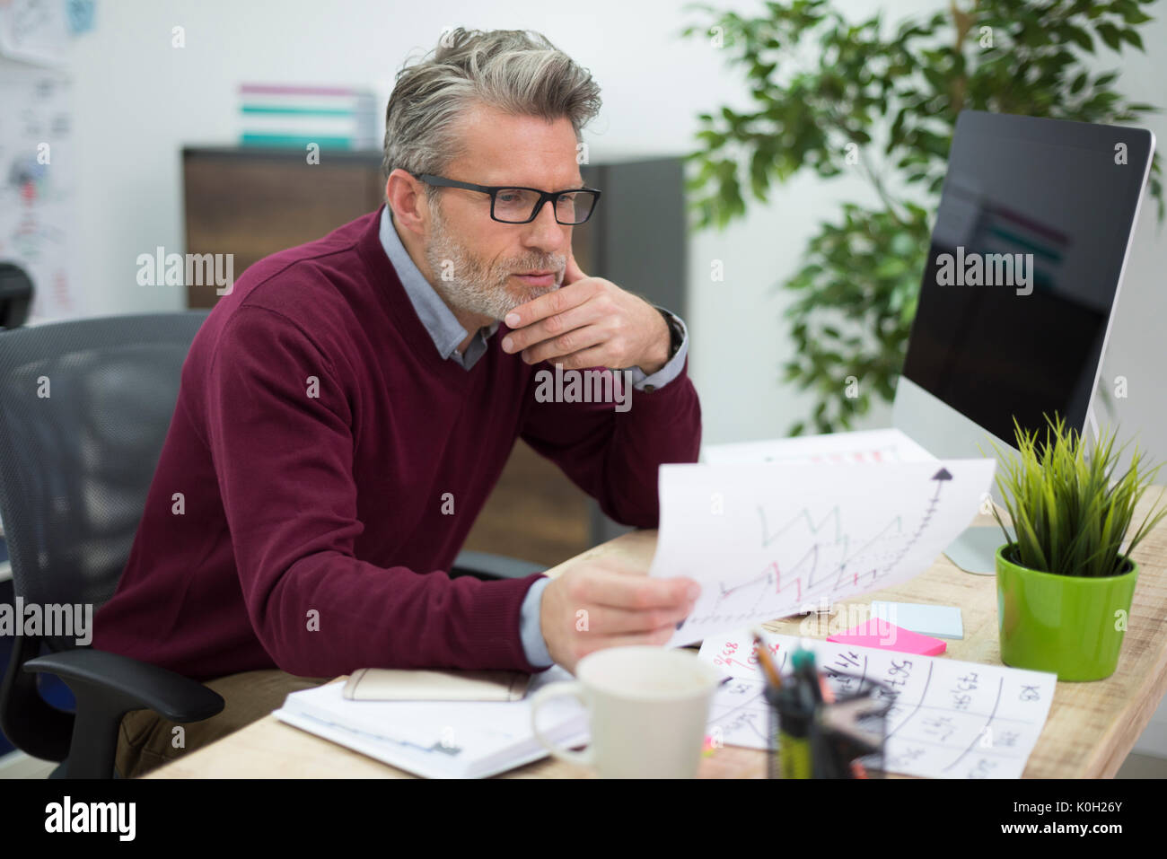 Hardworking man hi-res stock photography and images - Alamy