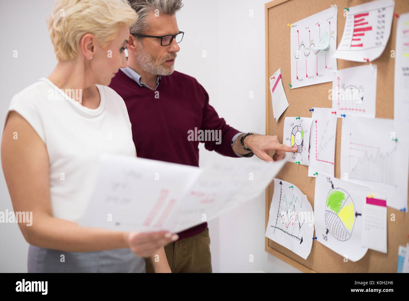 Explaining papers hi-res stock photography and images - Alamy