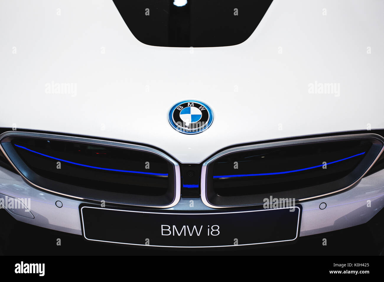 Bmw I8 Wallpaper 2022 White