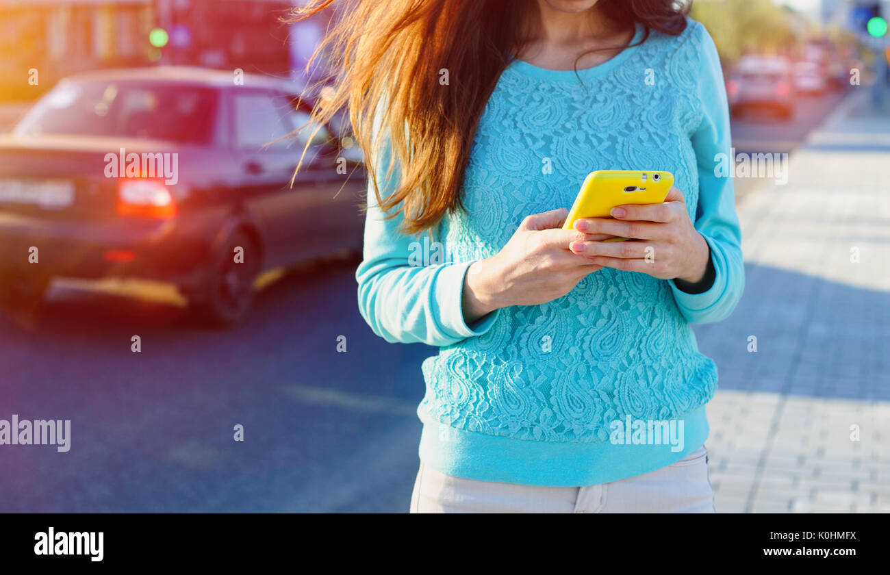 Smartphone woman communication hi-res stock photography and images - Alamy